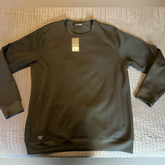 Travis Mathew | Shirts | Travis Mathew Fleece Crew | Poshmark